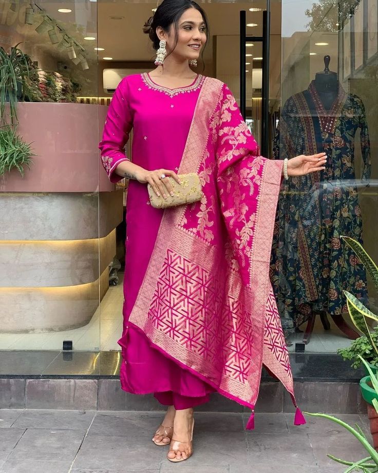 Why a Designer Kurti Set Is Worth the Investment – Amchoor